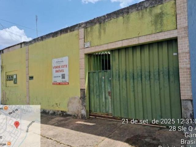 Imóvel com 3 Casas Independentes em Lote de 275m² no Setor Leste