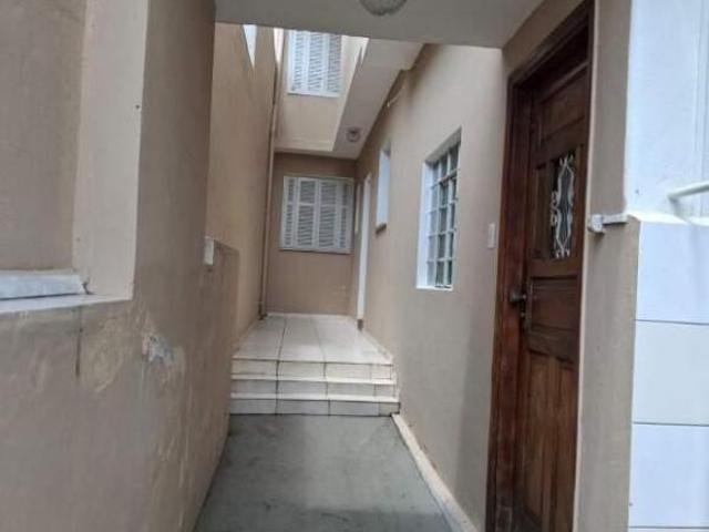 Imóvel com 3 casas no mesmo terreno