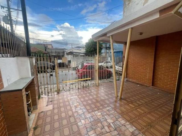 Imóvel com 3 casas térreas em terreno de 6x30mts, para investimento no Jardim Brasil