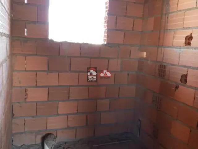 Imóvel com 4 casas 2 prontas e 2 em fase de término