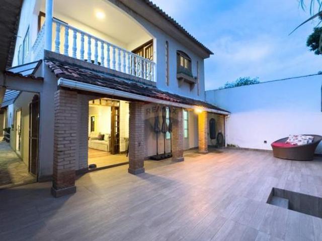 Imóvel com 5 Quartos e edícula com 2 quartos Sobradinho DF