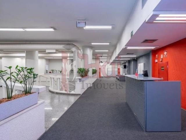 Imóvel Comercial à Venda com Renda em Santa Cecília com 1.845 m²