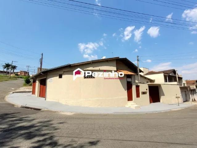 Imóvel Comercial com 5 Quartos e 4 banheiros à Venda, 162 m² por R$ 480.000