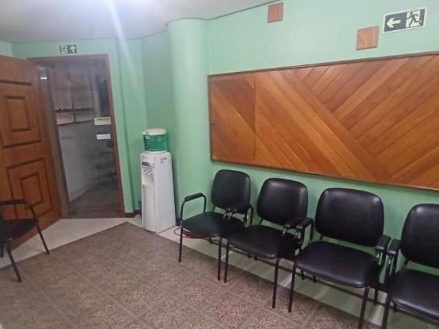 Imóvel comercial com 3 salas e recepção no Centro Histórico