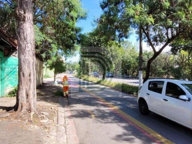 Imóvel comercial em avenida de grande circulação salão + 2 moradias | Excelente oportunidade