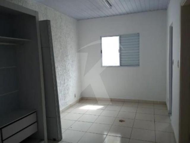 Imóvel Comercial e/ou Residencial com 6 dormitórios / salas em Santa Teresinha