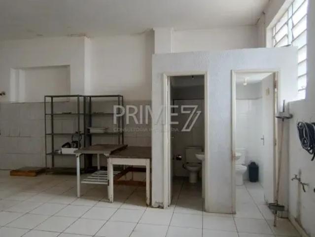 Imóvel Comercial para venda ou locação em esquina com rua de grande fluxo!