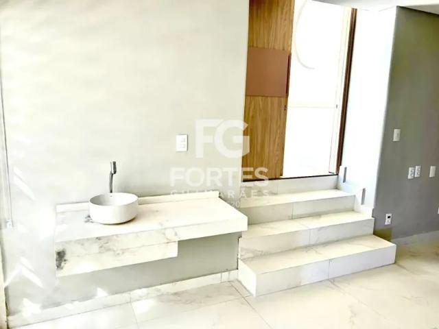 Imóvel Comercial Recém Reformado, 278m² com 8 salas sendo 1 recepção, na avenida Portugal à 20 metro