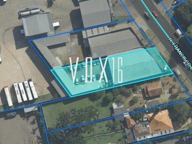 Imóvel Comercial 1.430m2 à Venda Polo Automotivo