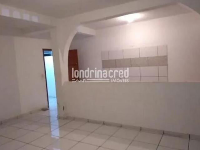 Imóvel completo na Região Sul de Londrina com 252m², jardim privativo, churrasqueira e aquecedor sol