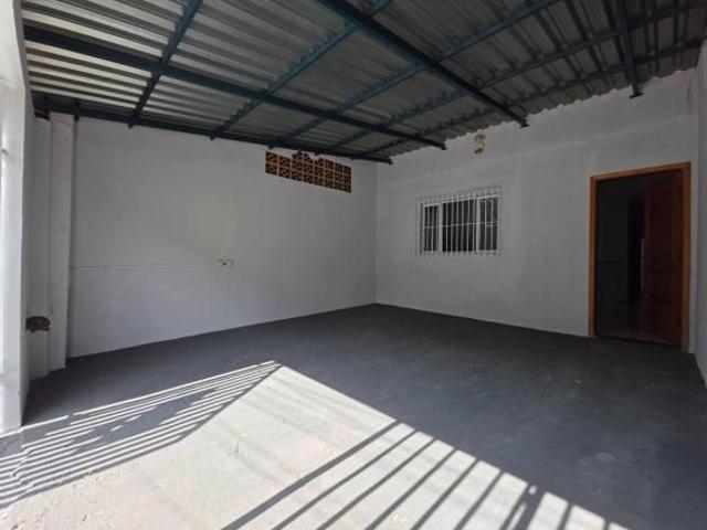 Imóvel à venda: Casa com 2 quartos, 1 suíte, 2 salas, 2 banheiros e 2 vagas de garagem no Jardim Nov