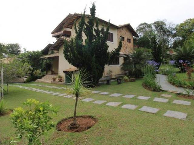 Imóvel à venda com Varanda Envidraçada, uma suíte e dois quartos