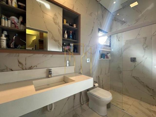 Imóvel à venda: Condomínio Varandas Sul com 3 quartos, 2 suítes e 200,05 m² em Uberlândia MG