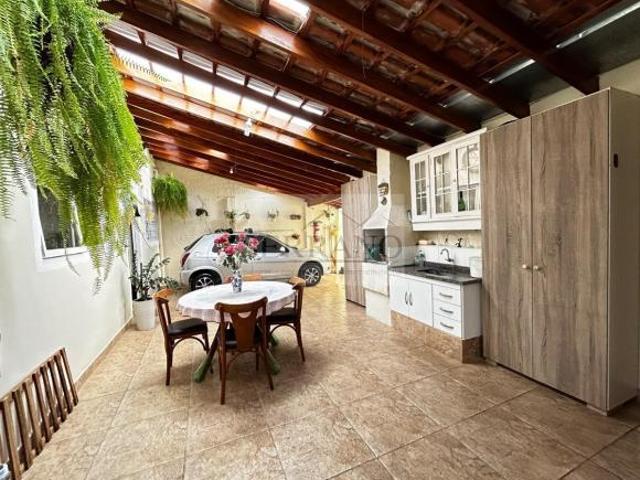 Imóvel à venda em Vinhedo SP: casa com 3 quartos, 1 suíte, 2 salas, 1 banheiro, 3 vagas de garagem e