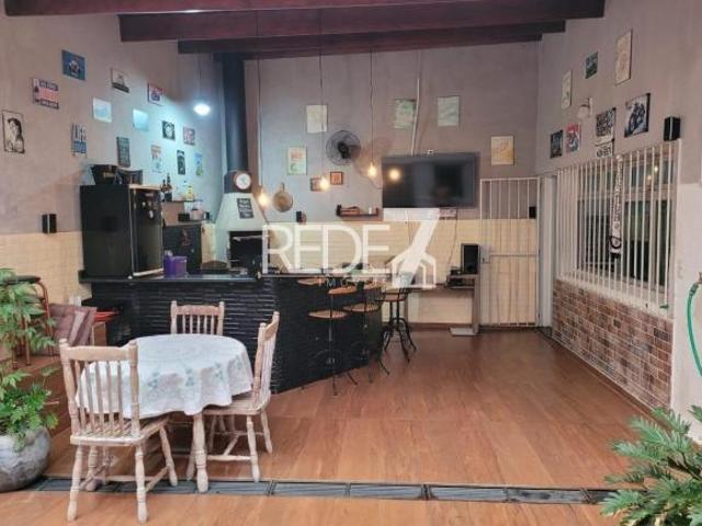 Imóvel à venda em Campinas SP: Casa com 3 quartos, 2 suítes e 2 vagas no Taquaral 177m² de área!