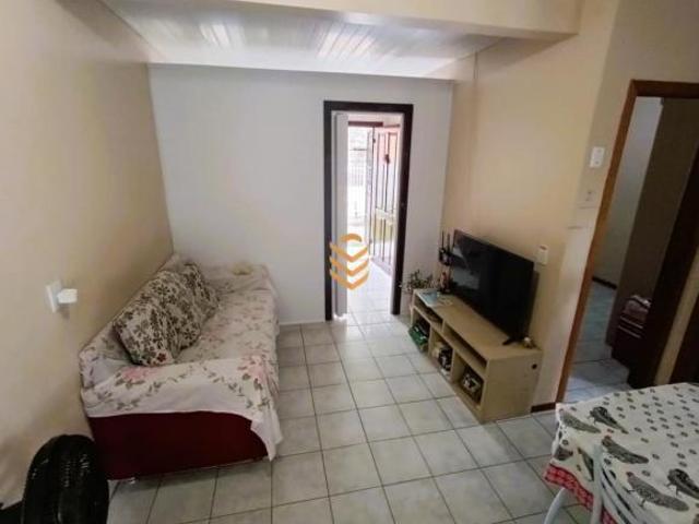 Imóvel à venda em Canoas: Casa com banheiro social, sala de estar e
