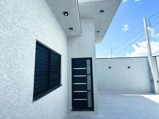 Imóvel à venda em Hortolândia SP: Casa no Parque Bellaville com 2 quartos, 1 suíte, 2 salas, 2 vagas