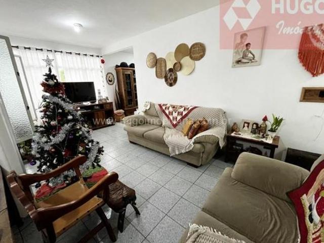 Imóvel à venda em São José dos Campos SP: Casa com 3 quartos, 1 suíte, 2 salas, 2 banheiros e 3 vaga