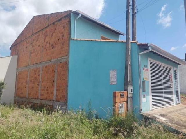 Imóvel à venda em Salto SP: Casa no Jardim Nair Maria com 2 quartos, 1 suite, 2 banheiros e 2 vagas