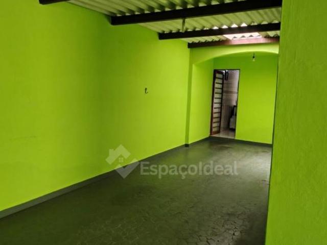 ? Imóvel à Venda ? Frente e Fundos