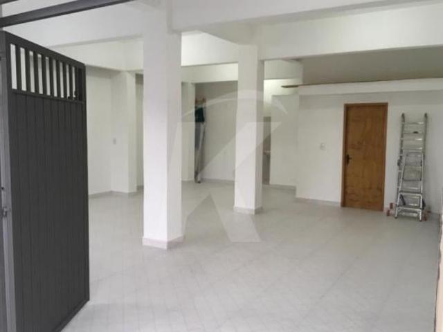 Imóvel á Venda para Renda com 2 casas e 2 salões na Avenida Ede