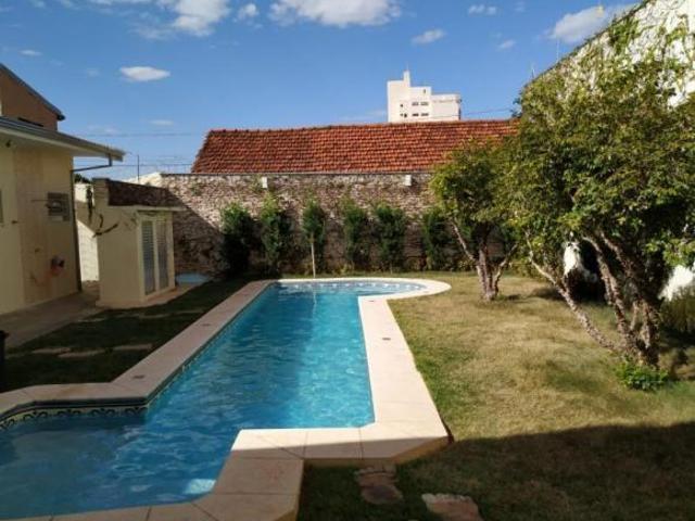 Imovel Adaptado para Clinica com piscina no Centro de Aracatuba