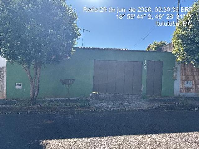 Imóvel bem posicionado — Casa no Residencial Jardim Estados Unidos, Ituiutaba MG, Nº 100, 2 quartos, 200m² | Leilão