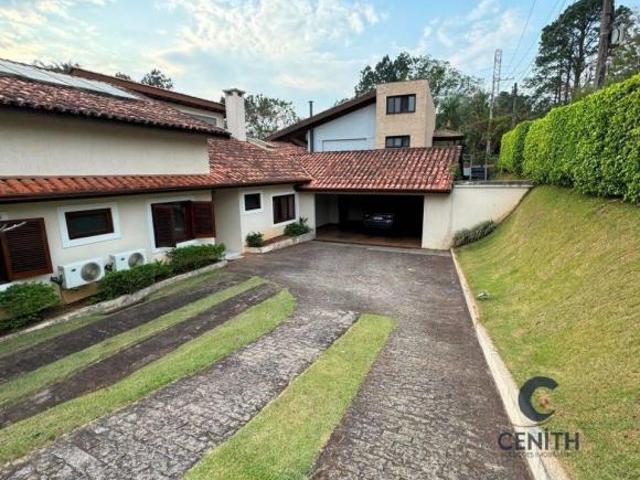 Imóvel de Alto Padrão com 7 suítes, piscina, sauna, churrasqueira, spa!