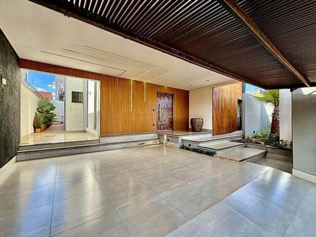 Imóvel de alto padrão, amplo e completo, com excelente nível de acabamento