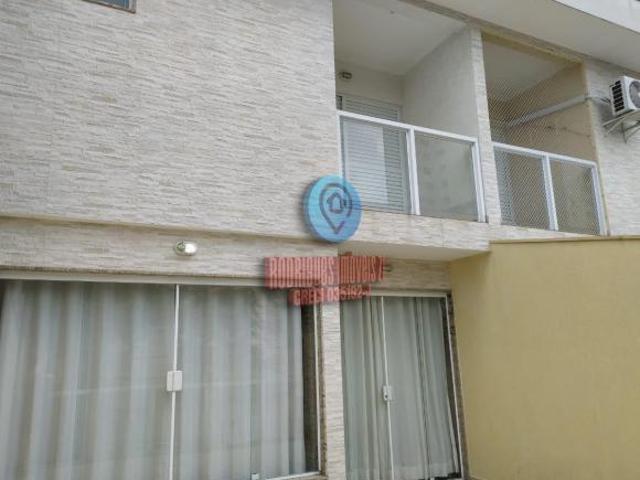 Imóvel de alto padrão de 3 dormitórios com suites, localizado na Penha, Vila.