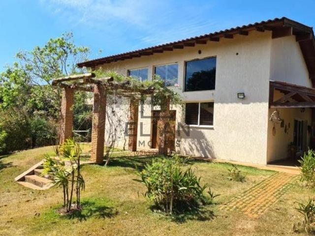Imóvel de Alto Padrão em Chapada dos Guimarães MT: Casa com 3 quartos, 1 suíte, 2 salas, 2 banheiros