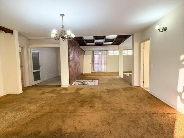 Imóvel de alto padrão no Centro de Bragança Paulista — ideal para moradia ou uso comercial