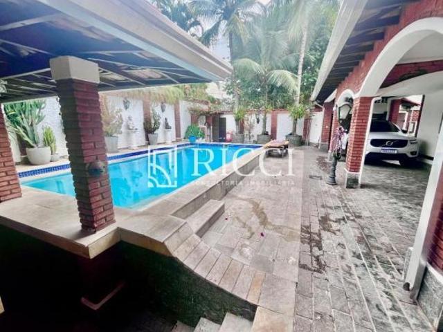 Imóvel de luxo à venda em Santos SP: Casa na Ponta da Praia com 4 quartos, 4 suítes, 7 banheiros e 2