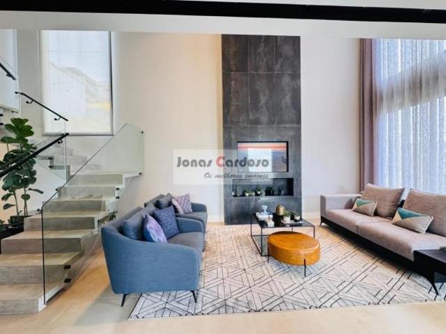 Imóvel de Luxo: Casa em Condomínio com 3 Suítes e 315m² em Mogi das Cruzes SP Condomínio Aruã Bris