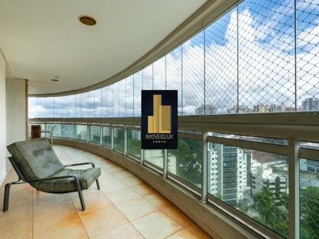 Imóvel de luxo com varanda gourmet, lazer completo na Vila Andrade: Apartamento de 4 suítes, 260m² e