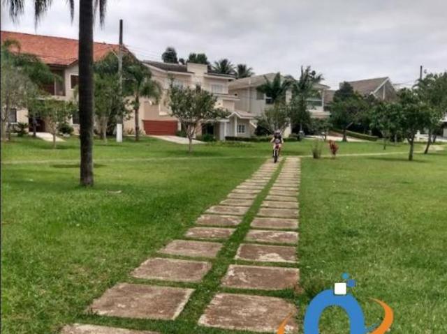 Imóvel de Luxo em Alphaville: Casa em Condomínio 4 Quartos, 2 Suítes, 5 Banheiros Santana de Parna