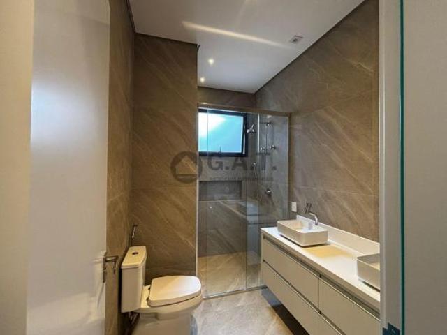 Casa em condomínio em Sorocaba SP: 3 quartos, 3 suítes, 2 salas, 4 banheiros, 4 vagas na Chácara Ond