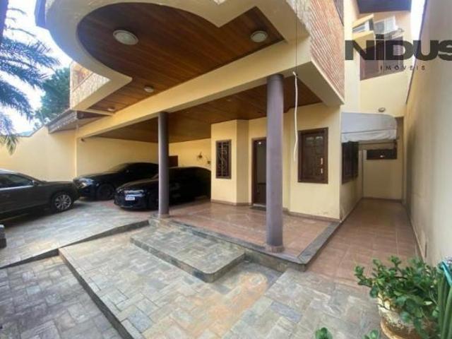 Imóvel de luxo em Sorocaba SP: Casa com 3 suítes, 3 salas e 5 vagas no Jardim América!