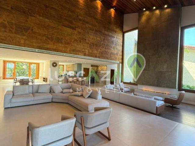 Imóvel de luxo no Centro de Guararema SP: casa com 12 quartos, 8 suítes, 6 salas, 13 banheiros, 8 va