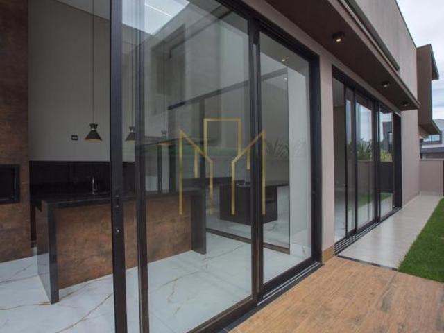 Imóvel de luxo no Condomínio Alphaville 2 em Uberlândia MG 4 quartos, 3 suítes, 233m² Imperdível