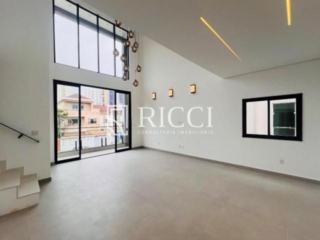 Imóvel de Luxo no Embaré: Casa de 3 quartos com suíte, 2 salas, 3 banheiros, 2 vagas e 230m² em Sant