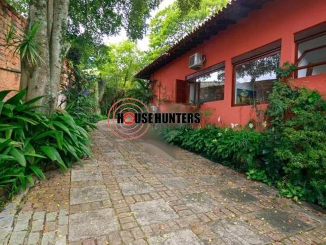 Imóvel de luxo no Jardim Petrópolis, São Paulo SP: 3 quartos, 1 suíte, piscina, lareira, churrasquei