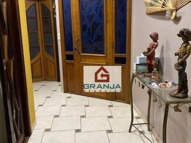 Imóvel em Condomínio com 3 dormitórios 1 suíte com banheira, churrasqueira, piscina à venda por R$