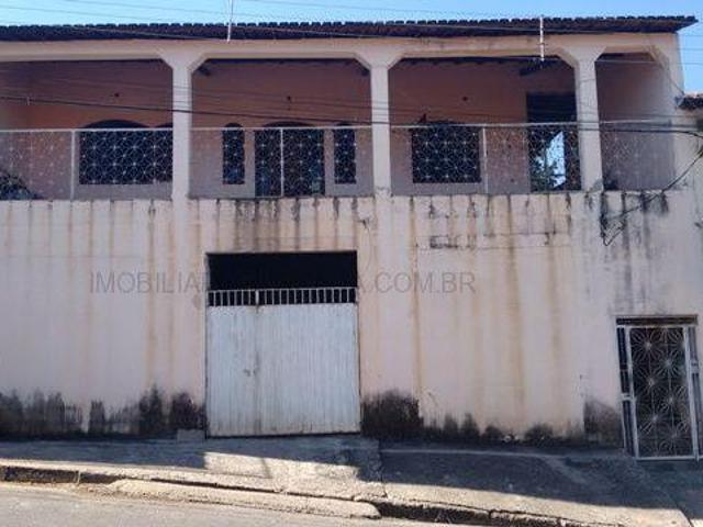 IMOVEL EM LOCALIZAÇÃO EXCELENTE COM DUAS MORADIAS