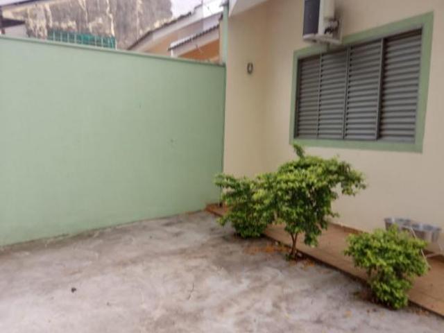 IMOVEL EM PONTO ESTRATEGICO, EXCELENTE OPORTUNIDADE249M2 DE TERRENO E 141M2 DE AREA CONSTRUIDA1 SUIT