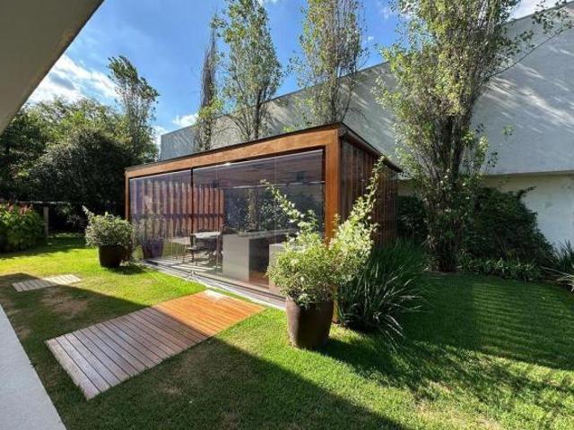 Imóvel exclusivo localizado na Fazenda Boa Vista, Villa Fasano dos Lagos