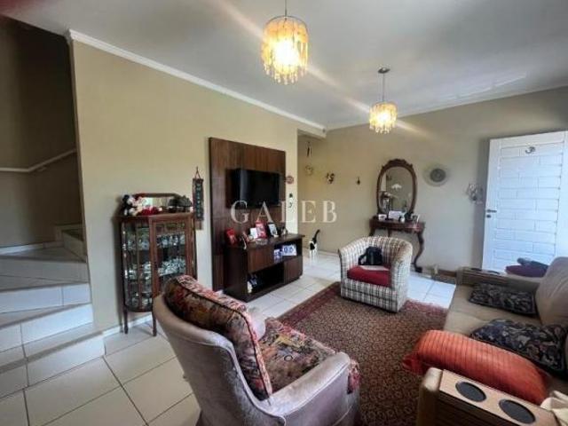 Imóvel imperdível à venda em Atibaia SP: Casa com 3 quartos e 1 suíte, 2 salas, 3 banheiros, 2 vagas