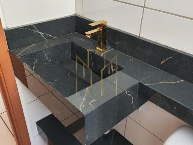 Imóvel imperdível em Uberlândia MG: Apartamento à venda no Jardim Holanda com 2 quartos e vaga de ga