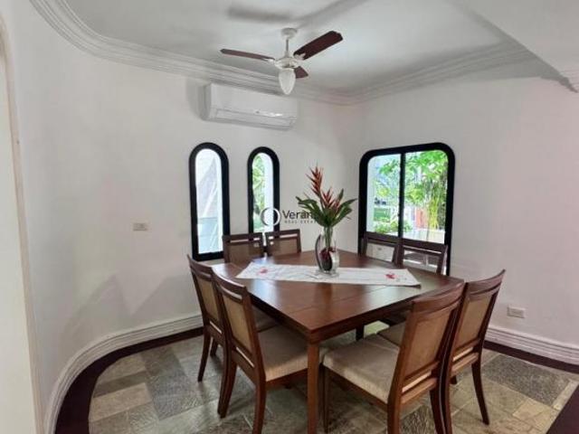 Imóvel Mobiliado: Apartamento na Enseada, Guarujá