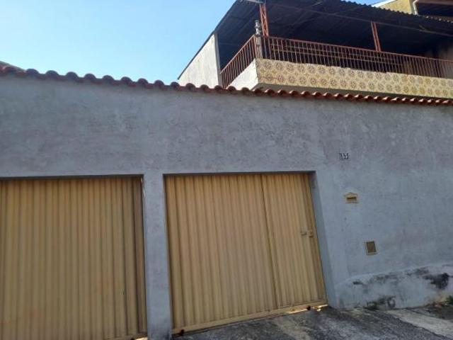 Imóvel no Bairro Santa Cruz, 2 casas, lote de 360m², preço ótimo